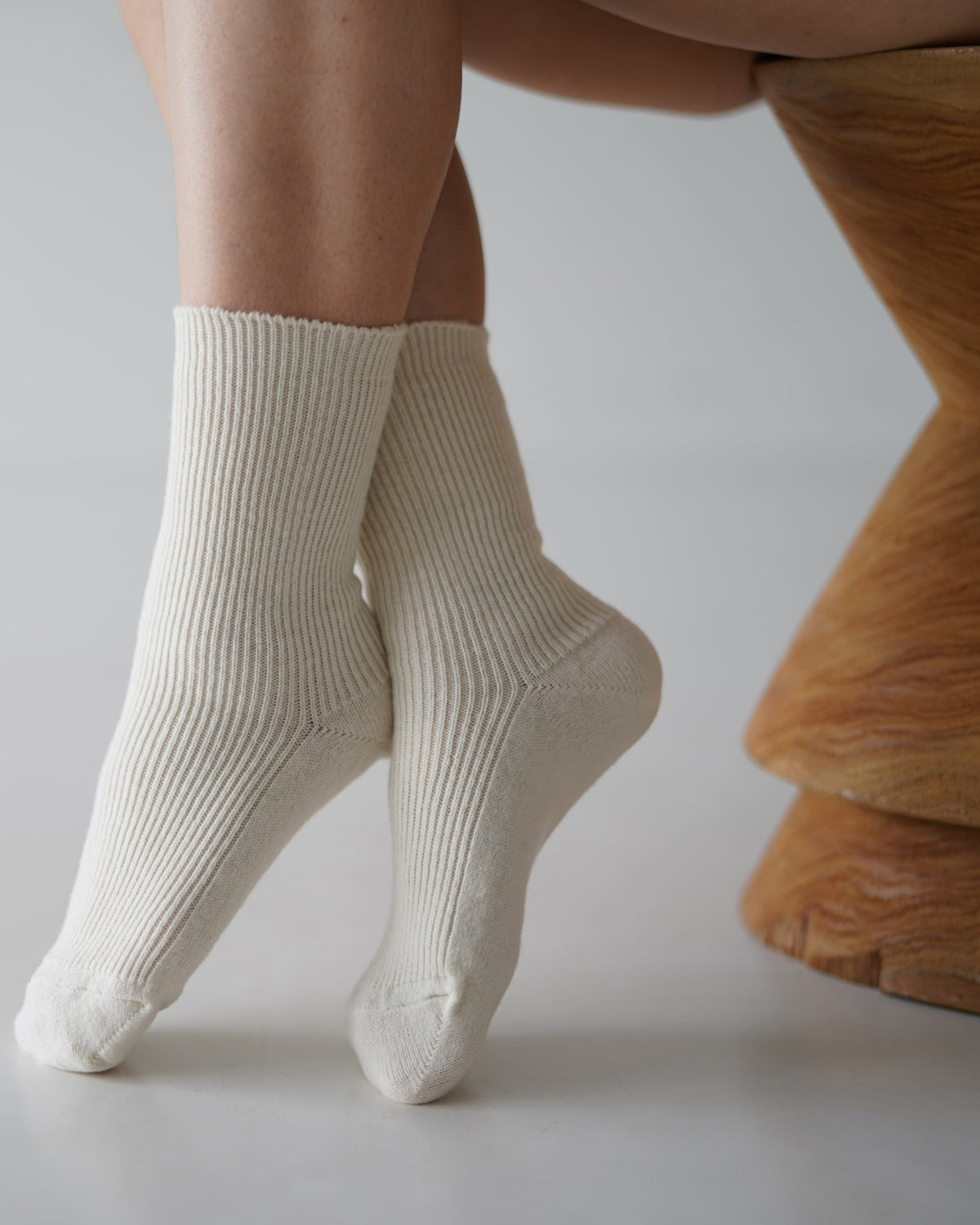 hakne : wool cashmere ribbed socks | the maker