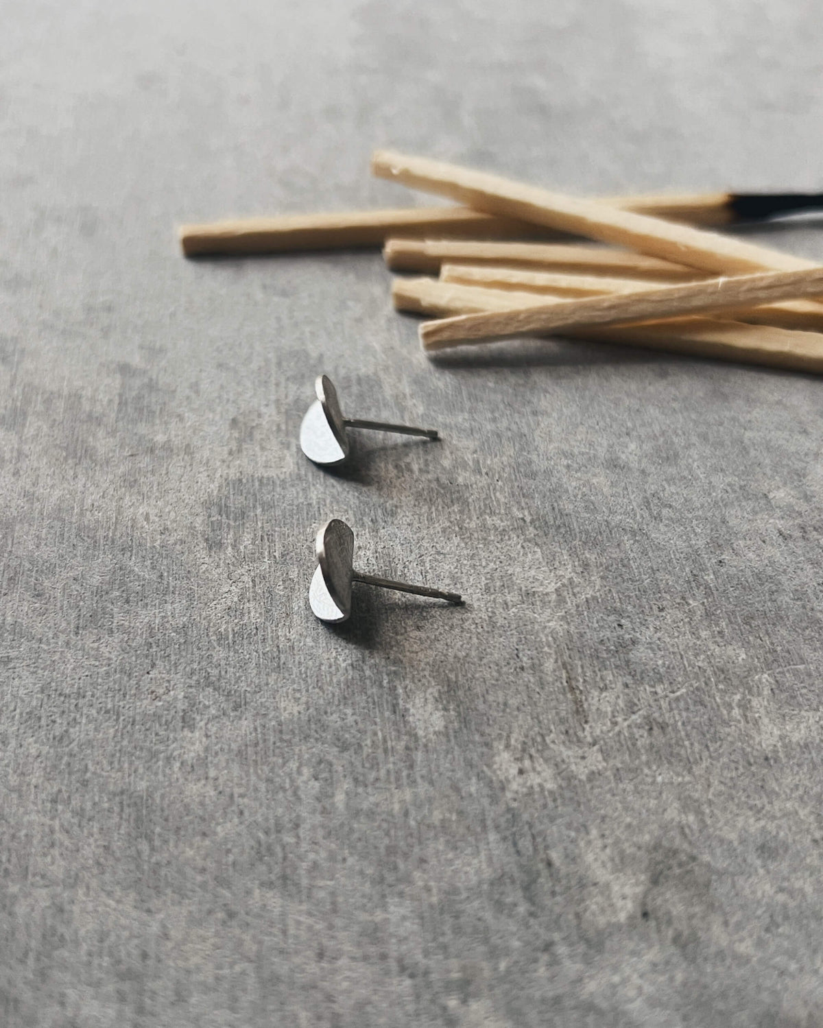 kimyajoyas : dot fold stud earrings | the maker