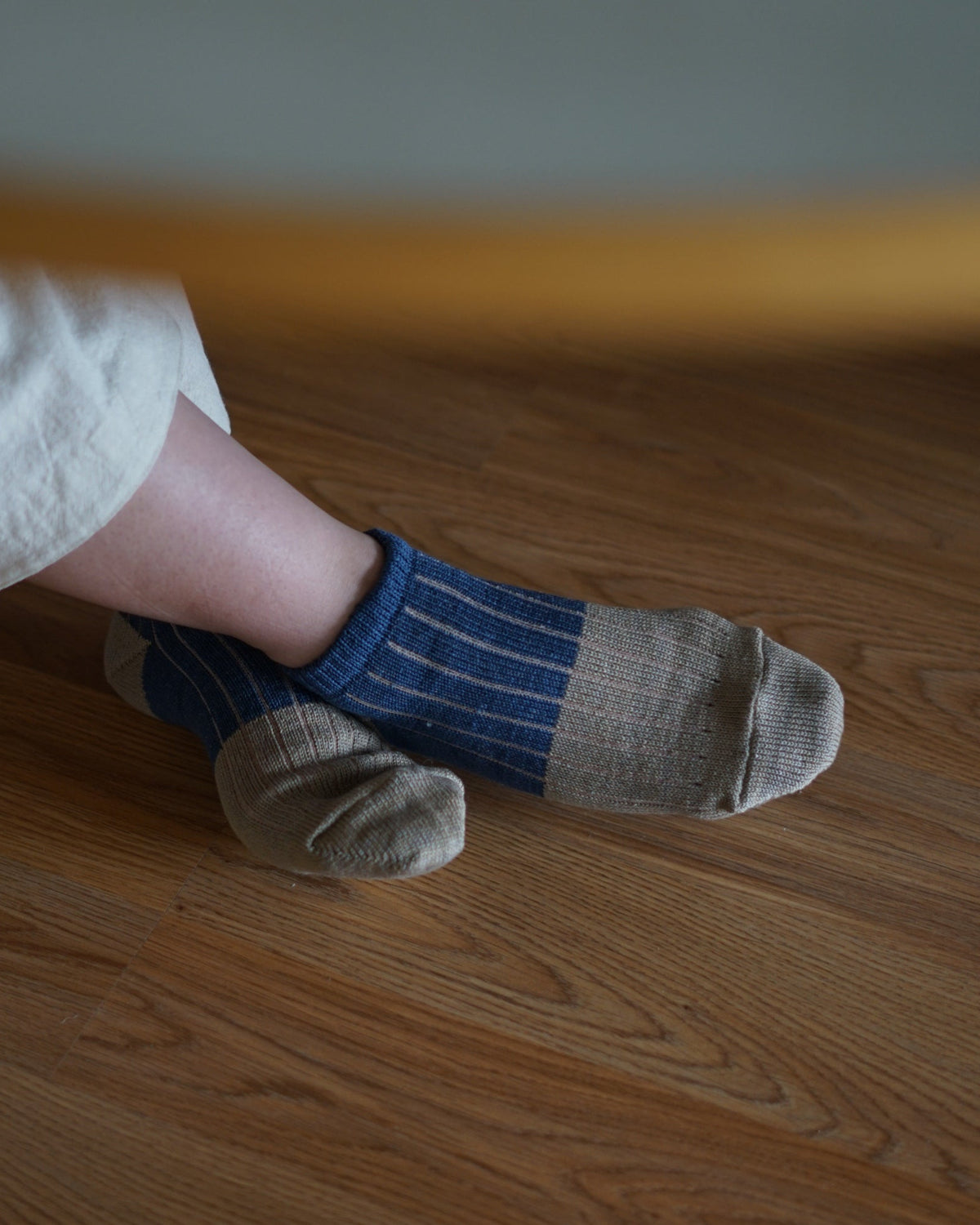 nishiguchi kutsushita : linen cotton anklet sock | the maker
