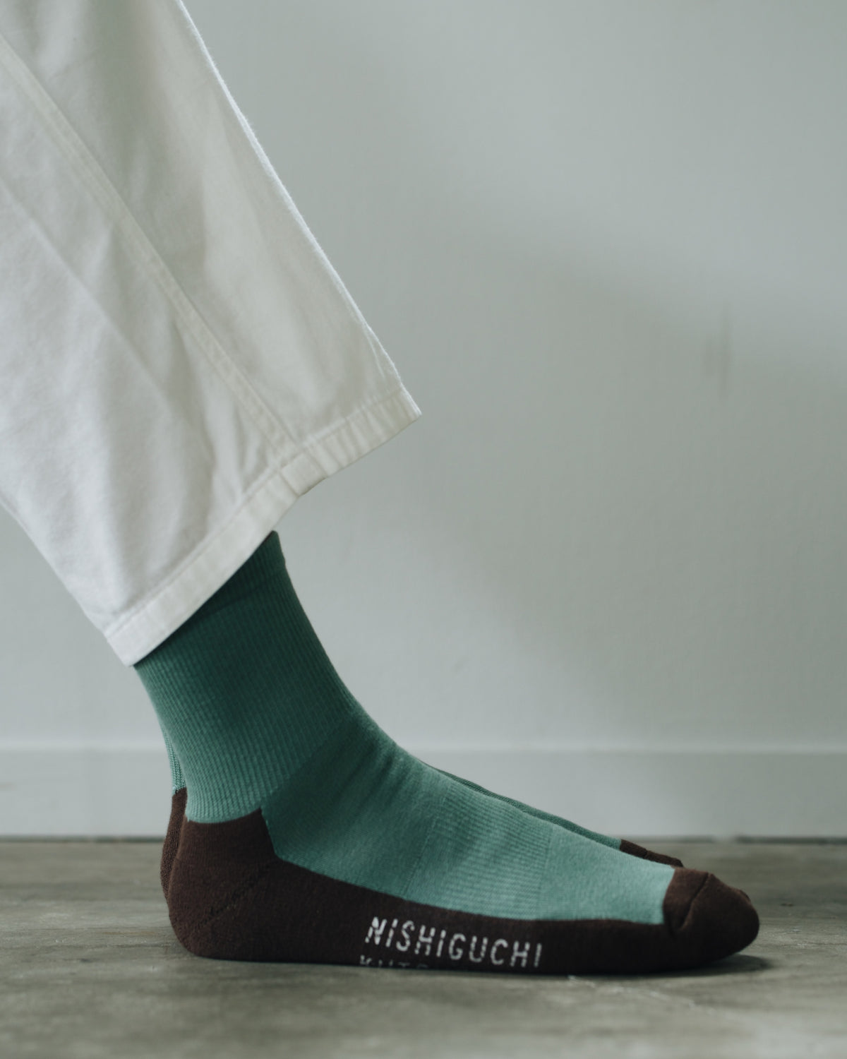 nishiguchi kutsushita : cotton cashmere walk socks | the maker