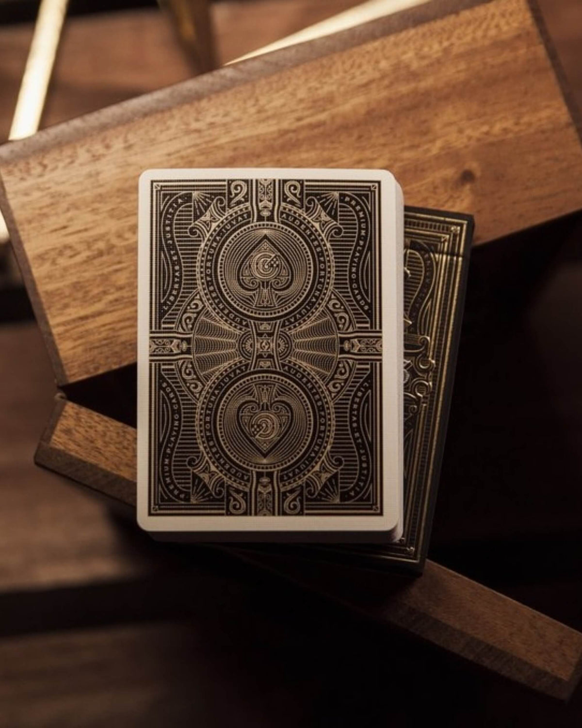 theory11 : citizens playing cards | the maker